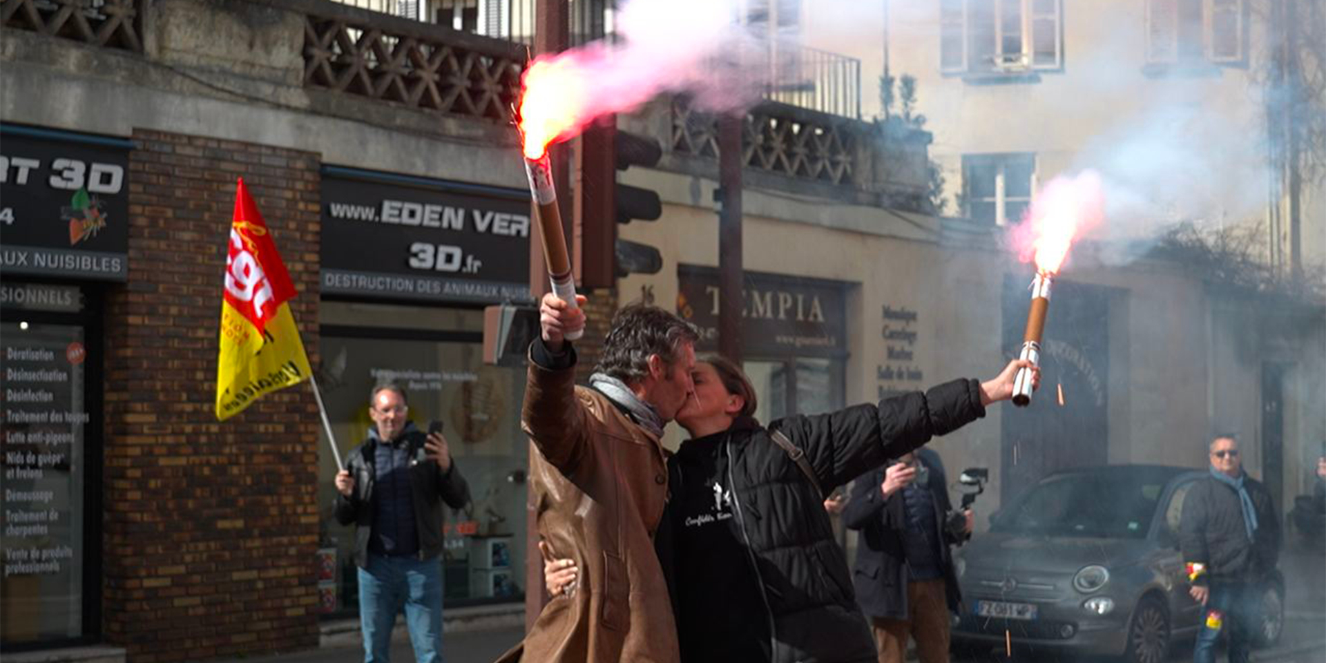 "On a tous les mêmes ennemis" : les paysans au secours des cheminots en ...